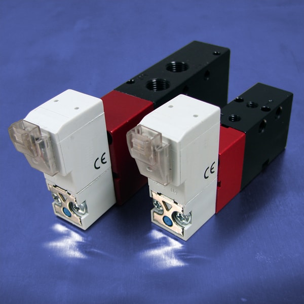 Line Connector (12V DC 3-Way, Normally Closed Valves) | Pneumadyne